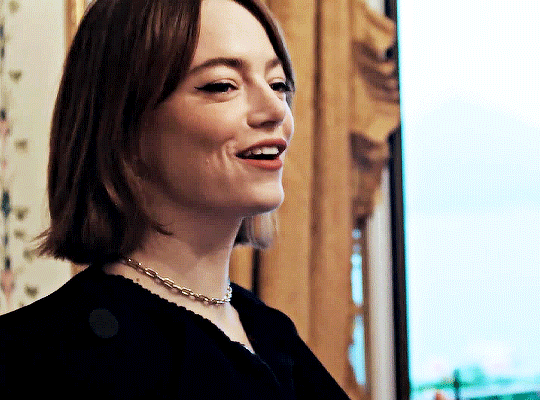 𝕿𝖍𝖊 𝕸𝖆𝖗𝖙𝖞𝖗 : EMMA STONE at the Louis Vuitton Cruise 2024 Show...