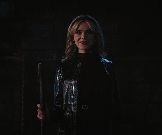 Emzies Kiernan Shipka As Sabrina Spellman Riverdale
