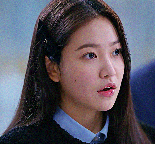 : KIM YERIM as BAEK JENA BITCH X RICH 청담국제고등학교...